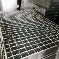 China Heavy Duty Load Bearing Galvanized Steel Grating with Serrated Bearing Bar in Customizable Sizes for sale