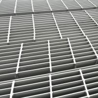 China Hot-DIP Galvanized Stainless Steel Grating for High Strength Outdoor Stair Treads and Platform Walkways for sale