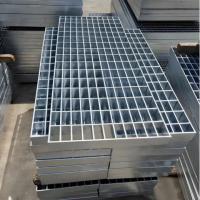 China Hot-Dip Galvanized Steel Grating with Q235 Carbon Steel and 25mm Bearing Bar for Heavy-Duty Applications for sale
