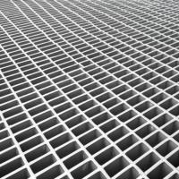 China Hot-Dip Galvanized Steel Grating with Q235 Carbon Steel and 25mm Bearing Bar for Heavy-Duty Applications for sale