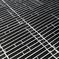 China Heavy-Duty Anti-Slip Galvanized Steel Grating for Industrial Platforms and Walkways for sale