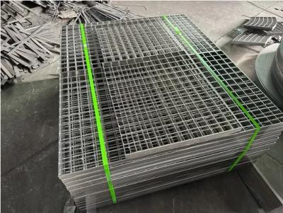 China Heavy Duty Galvanized Steel Grating for Industrial Drainage Channels and Marine Applications for sale