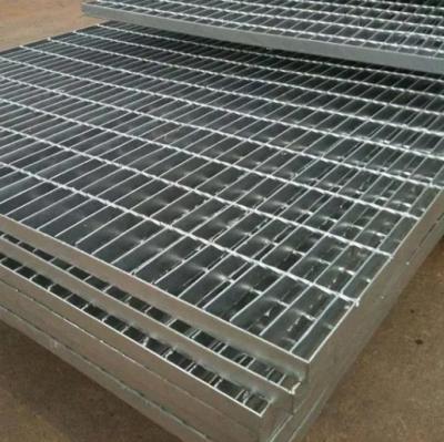China Hot DIP Galvanized Heavy Duty Steel Grating with Serrated Surface for Anti-Slip Applications for sale