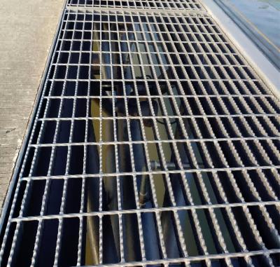 China Heavy Duty Hot-Dip Galvanized Anti-Slip Steel Grating for Industrial Safety and Platforms for sale