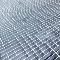 China Heavy Duty Hot Dip Galvanized Steel Grating with Slip-Resistant Surface for Industrial Walkways for sale