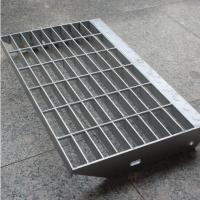 China Galvanized Steel Stair Tread with Anti-Slip Safety and Customizable Sizes for Industrial Platforms for sale