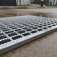 China Hot Dipped Galvanized Stainless Steel Grating Serrated Drain Cover High Strength for Outdoor Use for sale