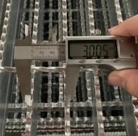 China Hot-Dipped Galvanized Steel Grating with High Tensile Strength and Corrosion Resistance for Industrial Use for sale