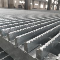 China Hot DIP Galvanizing Welded Plain Type Serrated Bar Steel Grating for Stair Tread and Platform Projects for sale