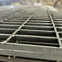 China Hot-Dip Galvanized Slip-Resistant Steel Grating with Customizable Sizes for Industrial Flooring for sale