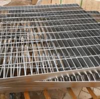 China Anti Slip Galvanized Steel Grating with 100mm Cross Bar Pitch for Industrial Flooring for sale