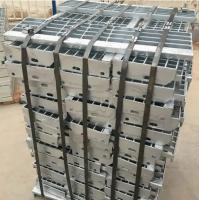 China Hot-Dip Galvanized Heavy Duty Steel Grating with Serrated Surface for Industrial Applications for sale