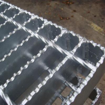 China 30 X 5 Hot Dipped Galvanized Serrated Steel Grating for Anti-Slip Flooring and Walkways for sale