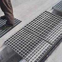 China A Grade Hot Dipped Galvanized Q235 Material Steel Grating Drain Cover for Heavy Duty Trench Applications for sale