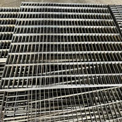 China ASTM A36 Carbon Steel Grating for Structural Platforms with High Load Capacity for sale