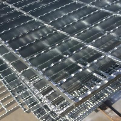 China 304 Stainless Steel Grating with Serrated Surface for Slip-Resistant Industrial Walkways for sale