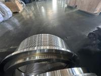 China 52-55 HRC Hardness Rapid Discharge Pellet Die For SZLH320 Pellet Mill With Long Lifespan for sale