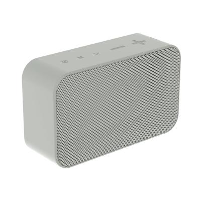 China IPX7 Waterproof Mini Outdoor Speaker 5W With 20 Hours Playback Time for sale