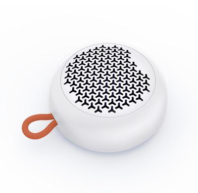 China Outdoor Travel Wireless Bluetooth Speaker With Carabiner IPX7 5 Watt for sale