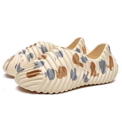 China CUSHIONING 2021 Fashion Trend Style Wholesale Hot Selling Men's Custom Logo Slides New Design Slides Slippers for sale