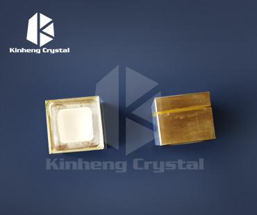 China CLYC Scintillation Crystal Decay Time Of 1ns Emit With A 370nm Peak for sale
