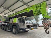 China 2019 ZOOMLION ZAT2000V753 All Terrain Crane 72m Lifting Height for sale