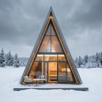 China Luxury Summer A-Shaped Triangle Prefab Villa, Anti-Seismic Stable Steel Structure Designed for Holiday Getaways for sale