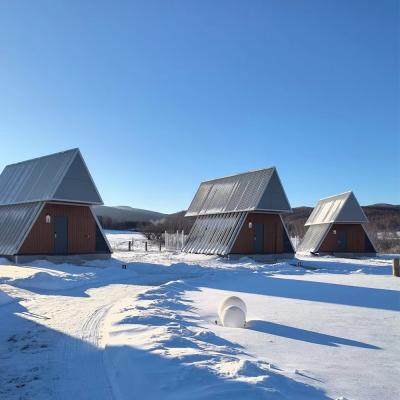 China Perfect Quality Colorful Artistic Forest Retreat Glamping Ready Prefabricated Steel Structure Customizable Triangle House for sale