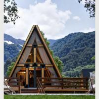 China Modern Luxury A-Frame Steel Structure Waterproof Prefab Villa Outdoor Tiny Home Shop Cottage Cabin for sale