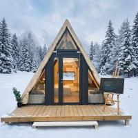 China Movable Steel Frame Triangle Perfab House, Custom Prefab Building Fits Glamping Resort & Boutique Hotel Development Projects for sale