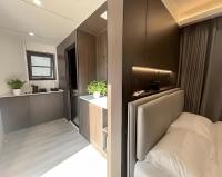 China Luxury 2 Bedroom Modern Steel Structure Prefab House Tiny Home Apple Cabin House Space Capsule Waterproof Shop for sale