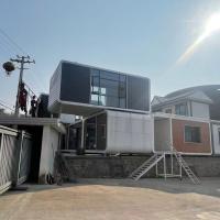 China China's Luxury Portable  Modular Container House Pods Customizable Reasonably Priced Tiny Home Smart Prefab Houses for sale
