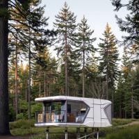 China Prefab House and Office Steel Space Capsule for Camping for Courtyard Use Durable Steel Structure for sale