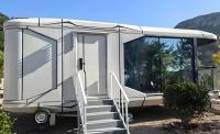 China Multifunctional Prefab Houses Comfortable and Practical Capsule Style Living Units Futuristic House for sale