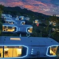 China Luxury Waterproof Prefab Space Capsule House Mobile Container Home Chinese Style Design for Shop Use for sale