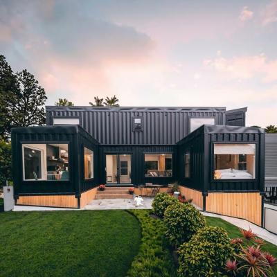 China Eco-Friendly Prefabricated Modular Container House for Living Office Mobile Food Service Breathable Recyclable Green for sale