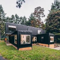 China Eco-Friendly Prefabricated Modular Container House for Living Office Mobile Food Service Breathable Recyclable Green for sale