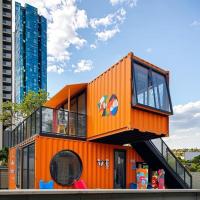 China Modern Design Prefabricated Modular Container House Galvanized Steel Structure Environmentally Friendly Mobile Living Solution for sale