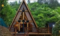 China Luxurious Small Prefab Triangle House Waterproof Mobile Container Accommodation Steel Material for Hotels for sale