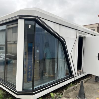China 20ft Breathable Modern Design Outdoor Sun Room Hotel Application Container House Sandwich Panel Material Vessel House 2-Year for sale