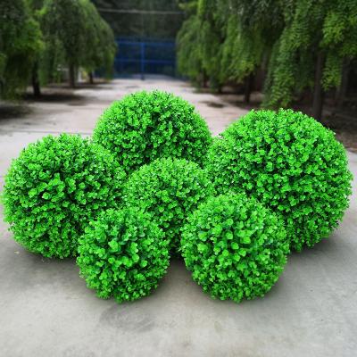 China Garden Home Artificial Hanging Topiary Balls 17 Inch for sale