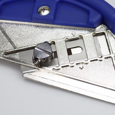 China Adjustable High Carbon Steel Carpet Knife Blades for sale
