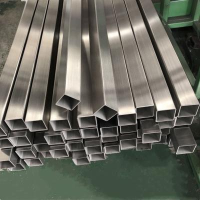 China Hot Dipped Galvanized Square Steel Tube Anti Rust Weather Resistant SHS Pipe Smooth Zinc Coated Square Tubing For Greenhouse Fence Outdoor Steel Structure Construction for sale