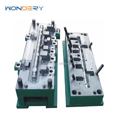 China Auto Radiator Plastic Tank Injection Mould PA66 Material for sale