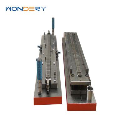 China Zinc Coated Steel Punching Mold for Vehicle Radiator Header Plate for sale