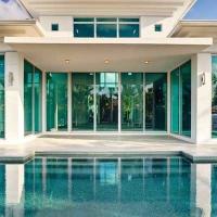 China Impact Resistant Colored Tempered Glass 3mm-19mm Thickness with Fine Polished Edge for Architectural Applications for sale