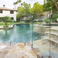 China Custom Frameless Glass Balcony Railing System - 8mm to 21.52mm Tempered/Laminated Glass with Aluminum U-Channel for sale