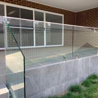 China Customized Flat Curved Laminated Glass Railing - 8+8mm to 12+12mm Thickness Options for Staircase Handrail & Balcony Balustrade for sale