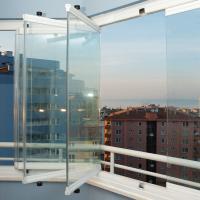 China Frameless Glass Folding Sliding Doors 8mm 10mm 12mm Thickness Custom Size Energy Efficient Safety Tempered Glass for sale