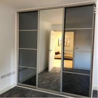China 10mm Colored Frosted Tempered Glass Sliding Partition Door - Custom Sizes 3-19mm Thickness Options with Safety Tempered Construction for sale